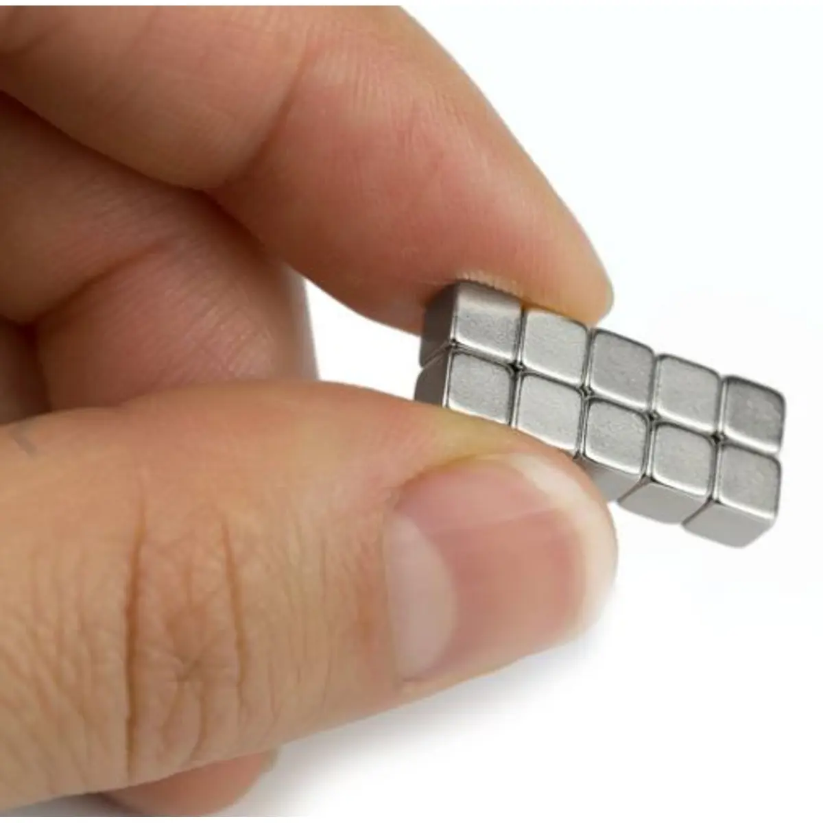 Íman Neodymium (NdFeB) cubo N42 4mm — Mauser